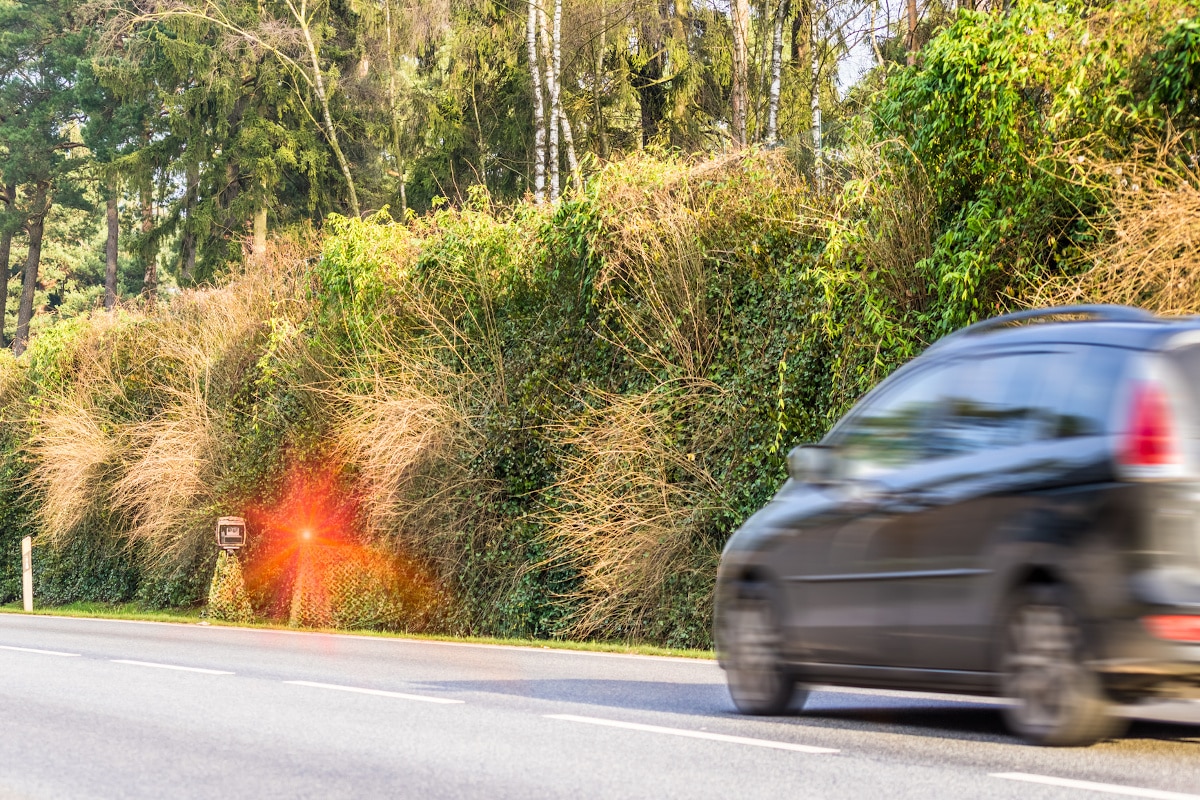 8 km/h zu schnell innerorts und außerorts: Bußgeld etc.